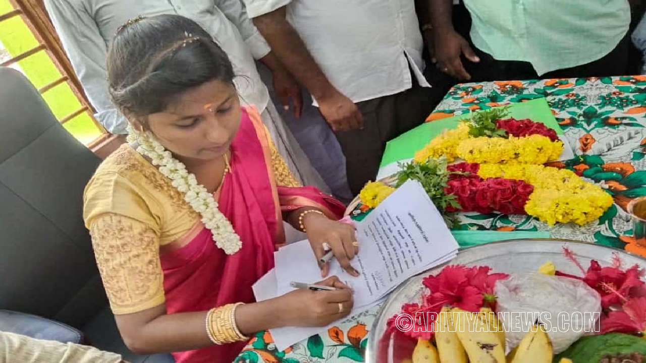 22 வயது இளம் பெண் (Panchayat President) கிராம பஞ்சாயத்து தலைவராக ...